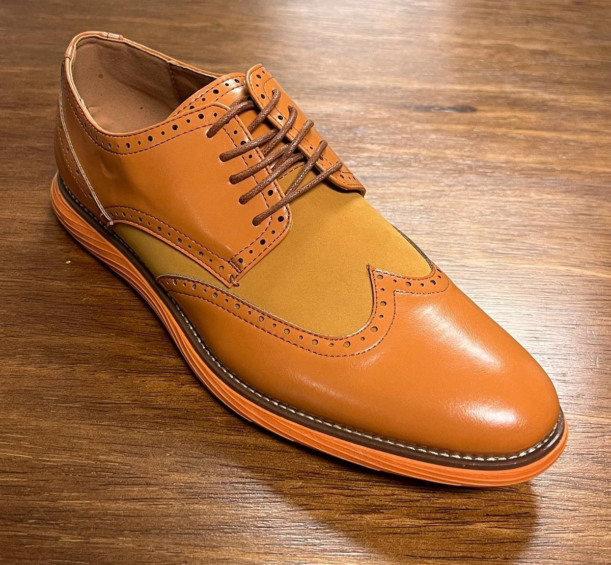 Tan two-tone wingtips – Chaabouni's